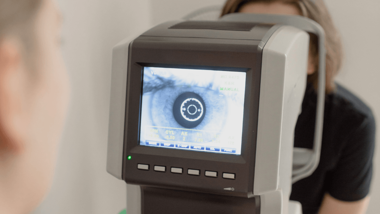 Ojos saltones: causas, síntomas y tratamiento efectivo